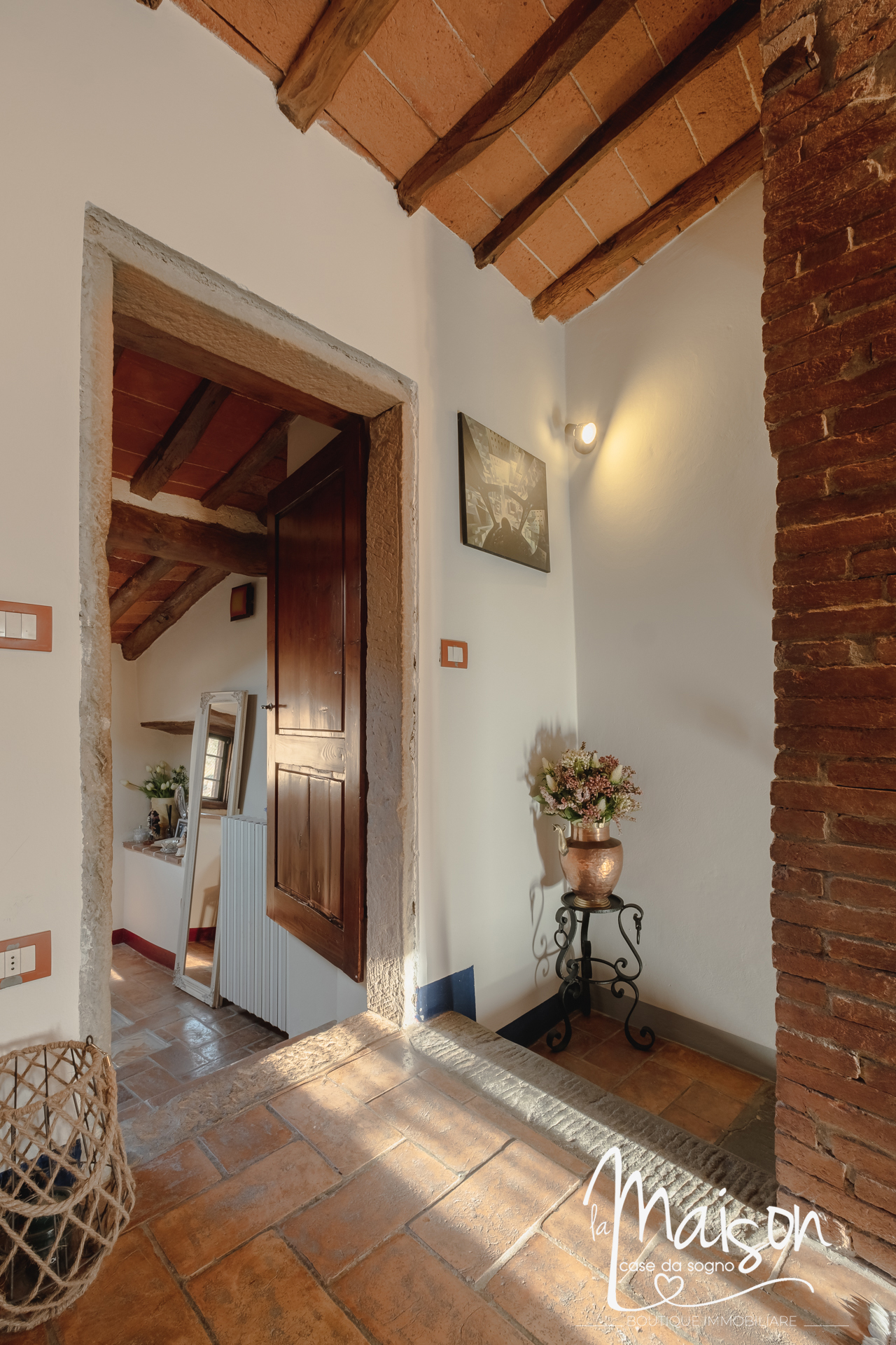 VENDESI TERRATETTO IN PIETRA STILE RUSTICO IN VENDITA FOGNANO MONTALE ...